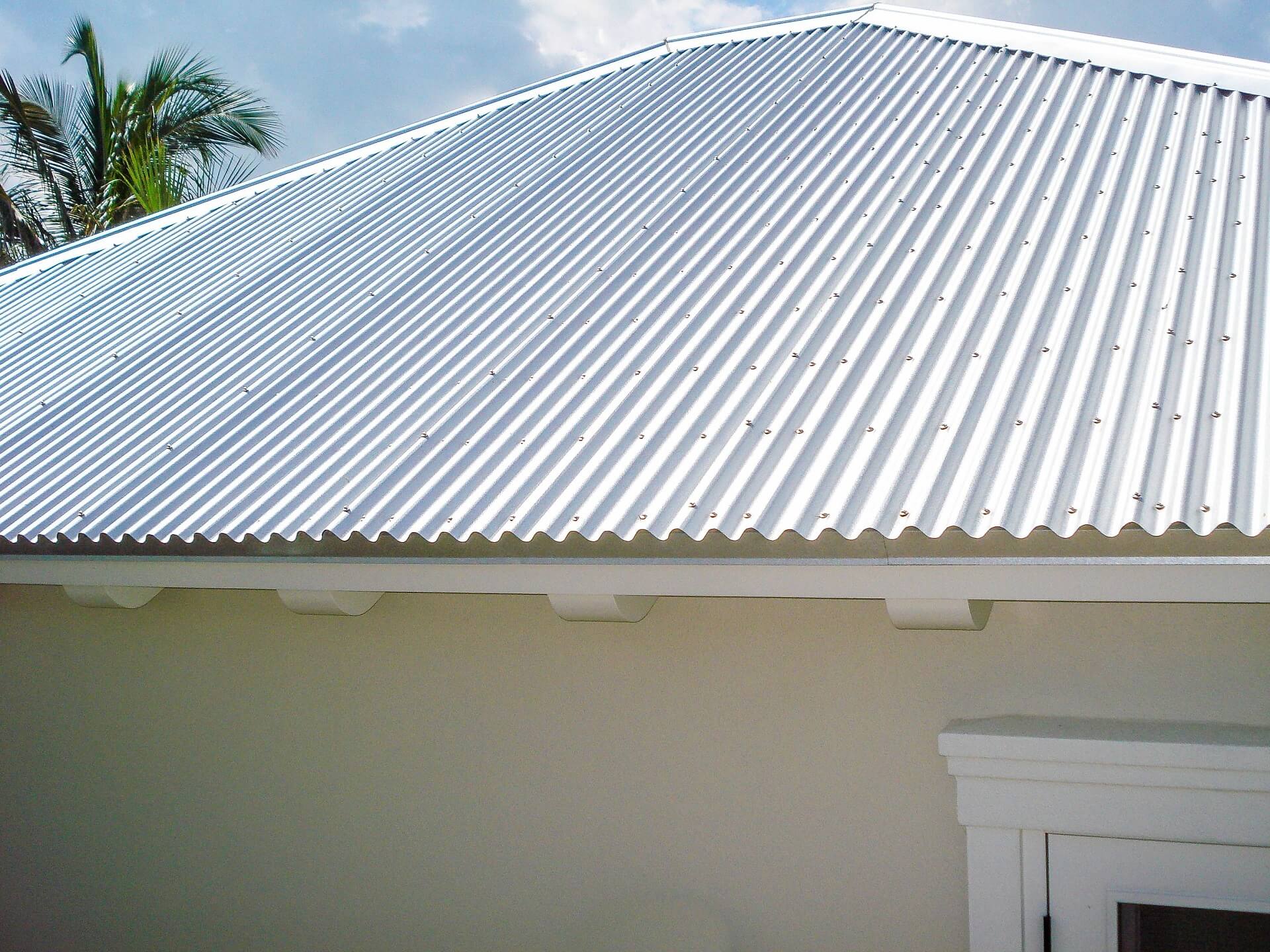 Miami Gardens’ Corrugated Metal Roof Contractors & Installers